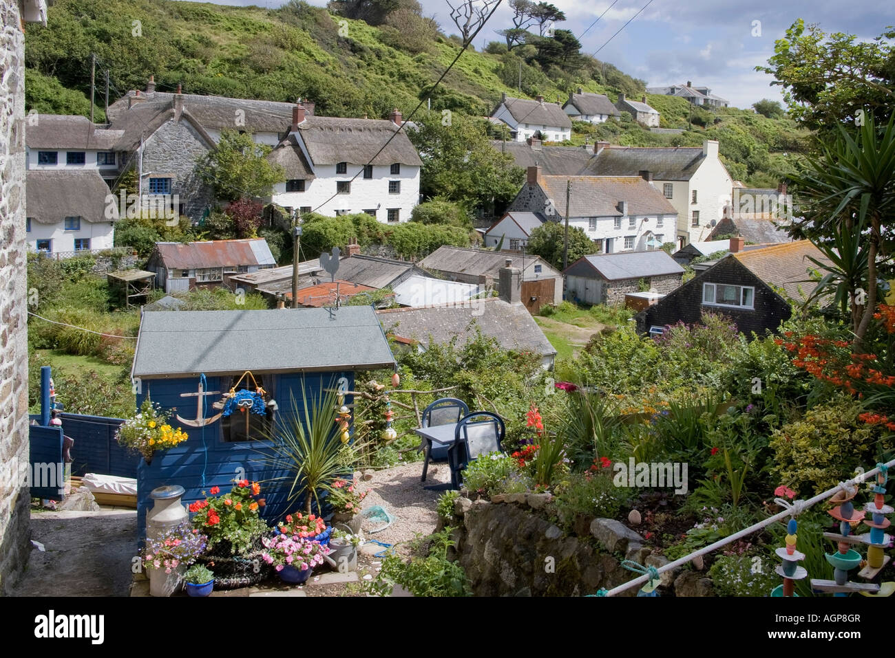 cadgwith fishing village and port cornwall england uk Stock Photo - Alamy