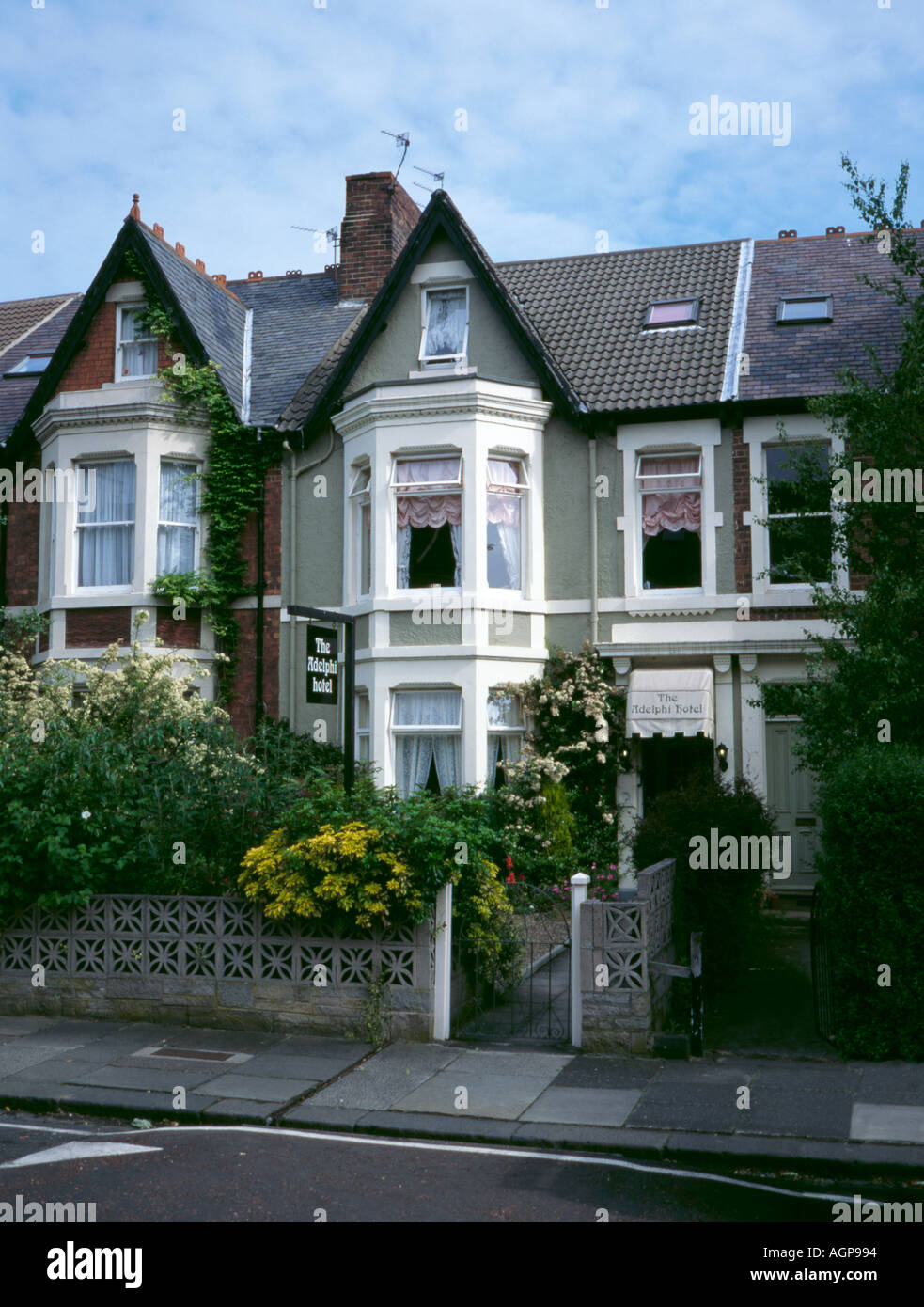 3 storey hotel hi-res stock photography and images - Alamy