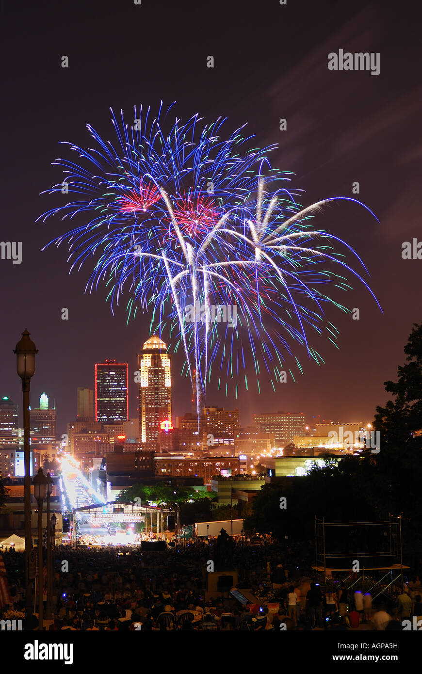 Grand display of fireworks hi-res stock photography and images - Alamy