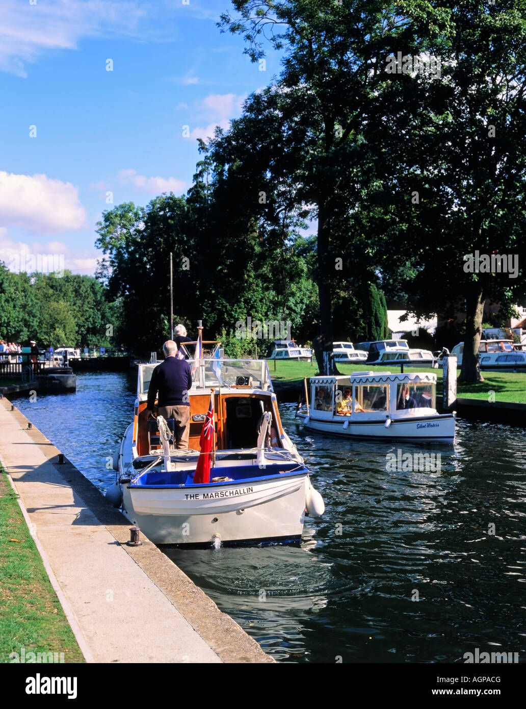 Temple Lock River Thames Buckinghamshire Great Britain Stock Photo - Alamy