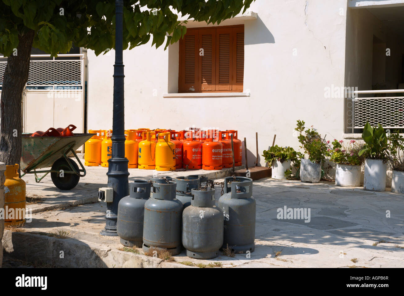 Stored gas hi-res stock photography and images - Alamy
