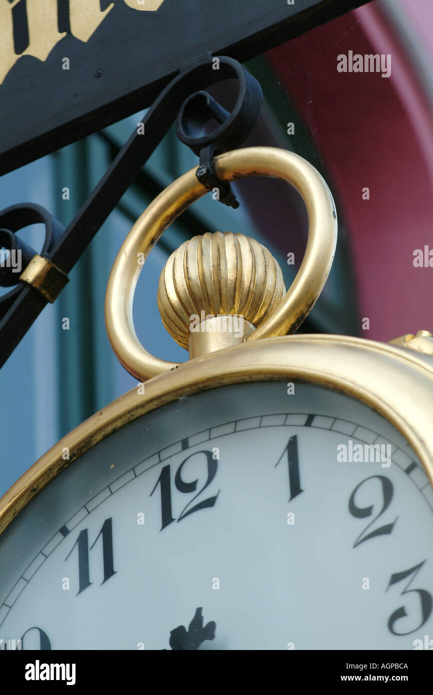 Giant pocket watch hi-res stock photography and images - Alamy