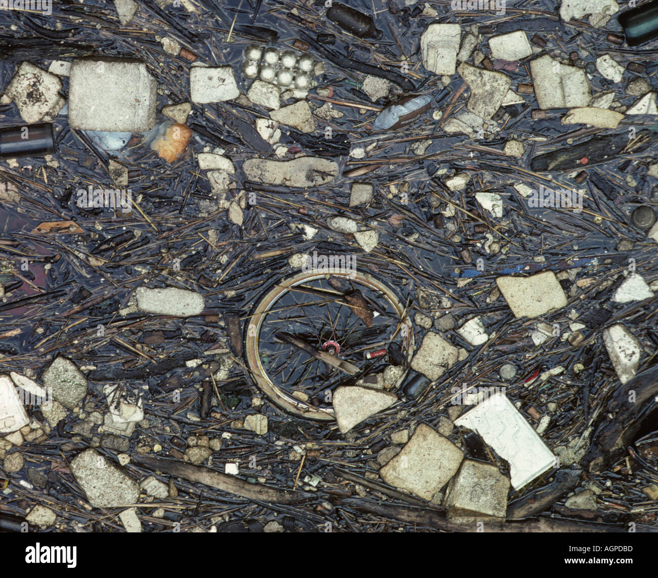 England river pollution hi-res stock photography and images - Alamy