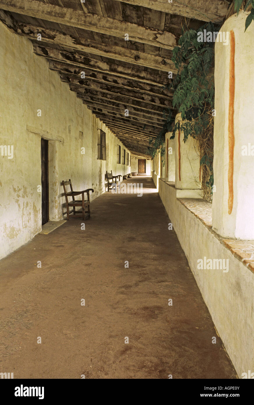 Covered walkway passageway hi-res stock photography and images - Alamy