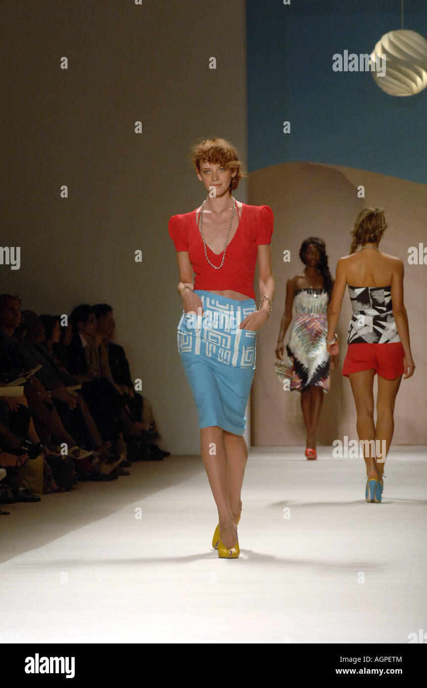 Models display fashions by Tracy Reese at his Spring 2008 fashion show ...