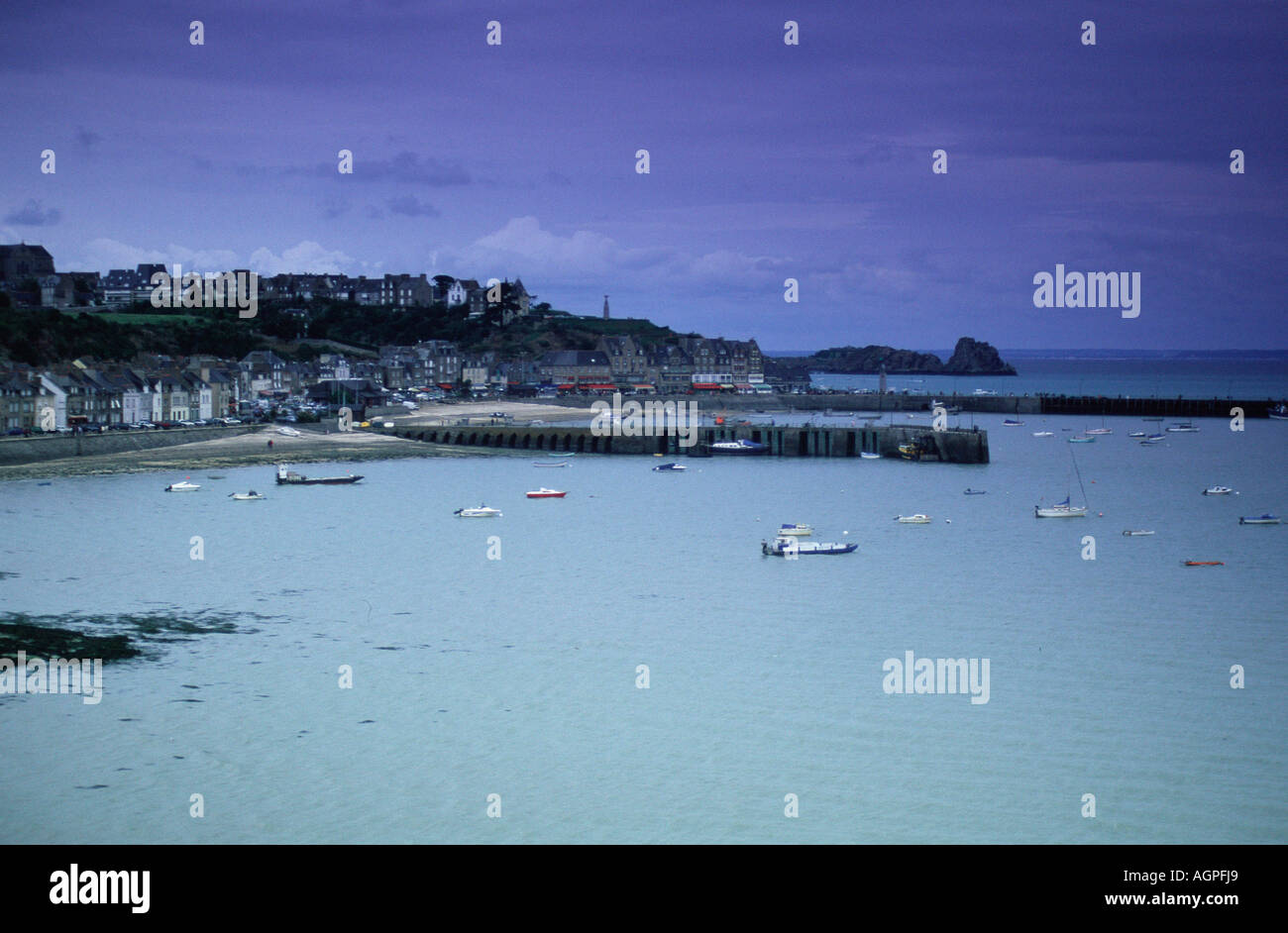 Frankreich cancale hi-res stock photography and images - Alamy