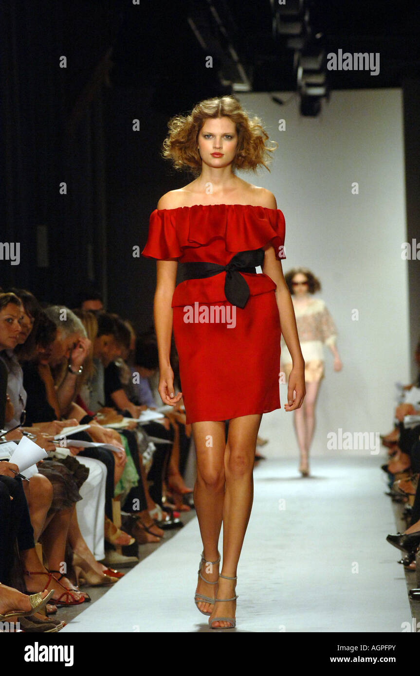 Models display fashions by Derek Lam at his Spring 2008 fashion show ...