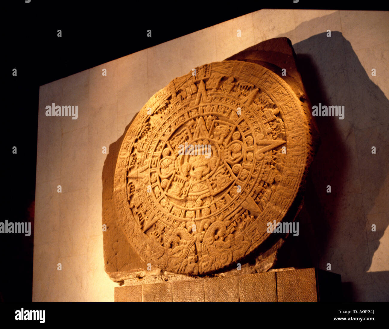 Aztec calendar stone hi-res stock photography and images - Alamy