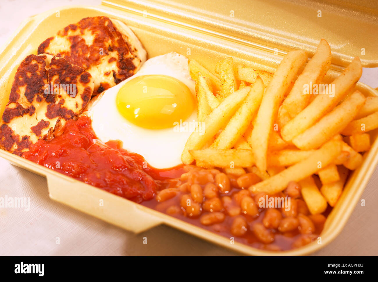 TAKE AWAY COOKED BREAKFAST IN PLASTIC TRAY Stock Photo - Alamy