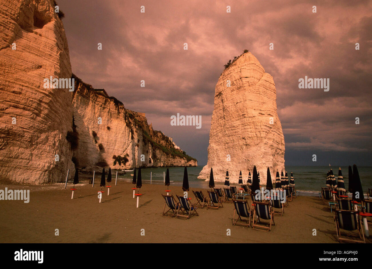 Pizzomunno rock / Vieste Stock Photo - Alamy