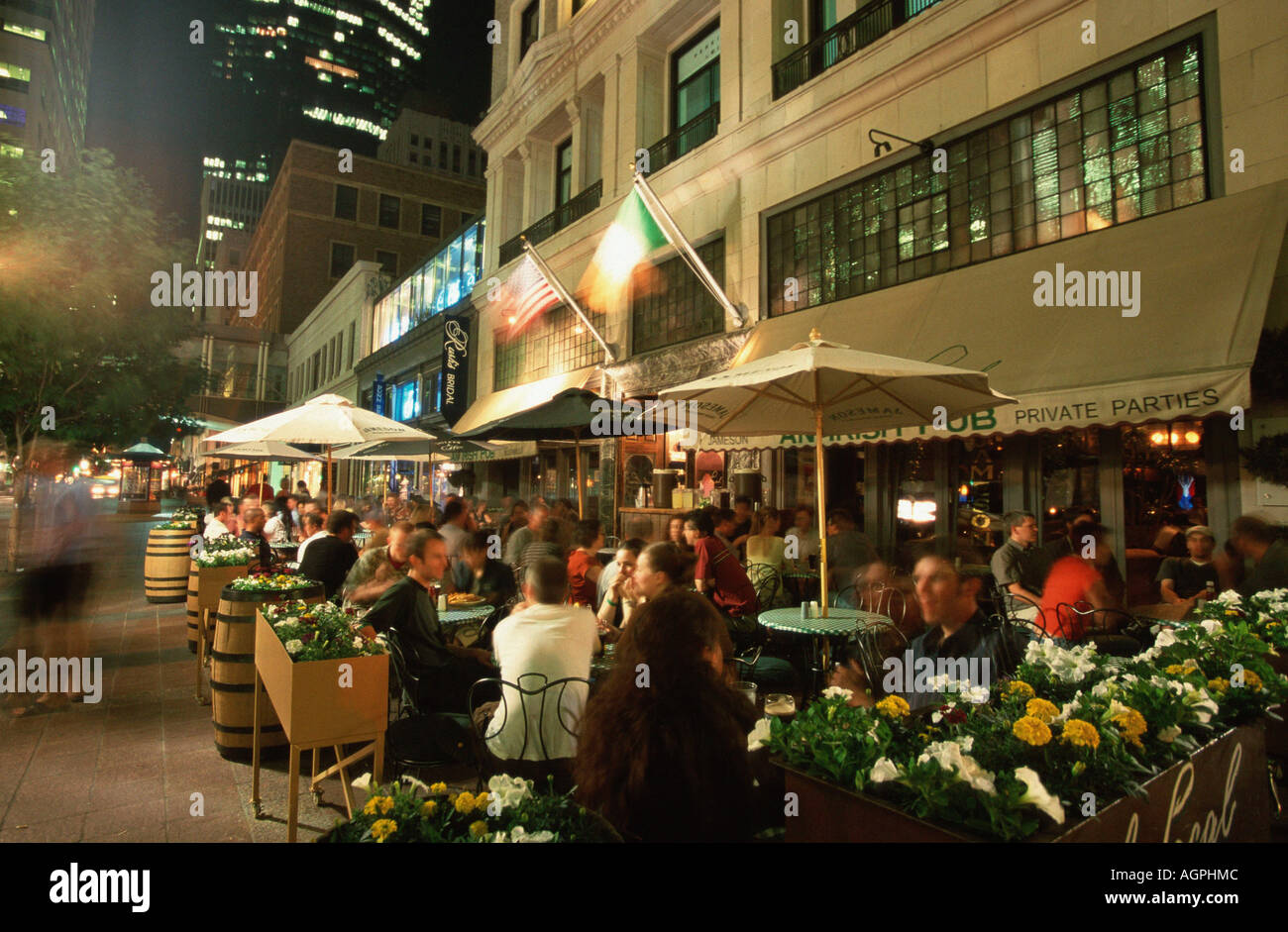 People in pavement cafe Stock Photo - Alamy