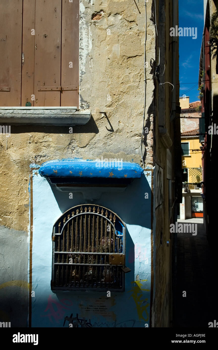 Altar at corner of a street hi-res stock photography and images - Alamy