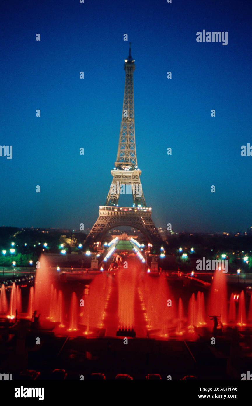 Eiffel tower upright hi-res stock photography and images - Alamy
