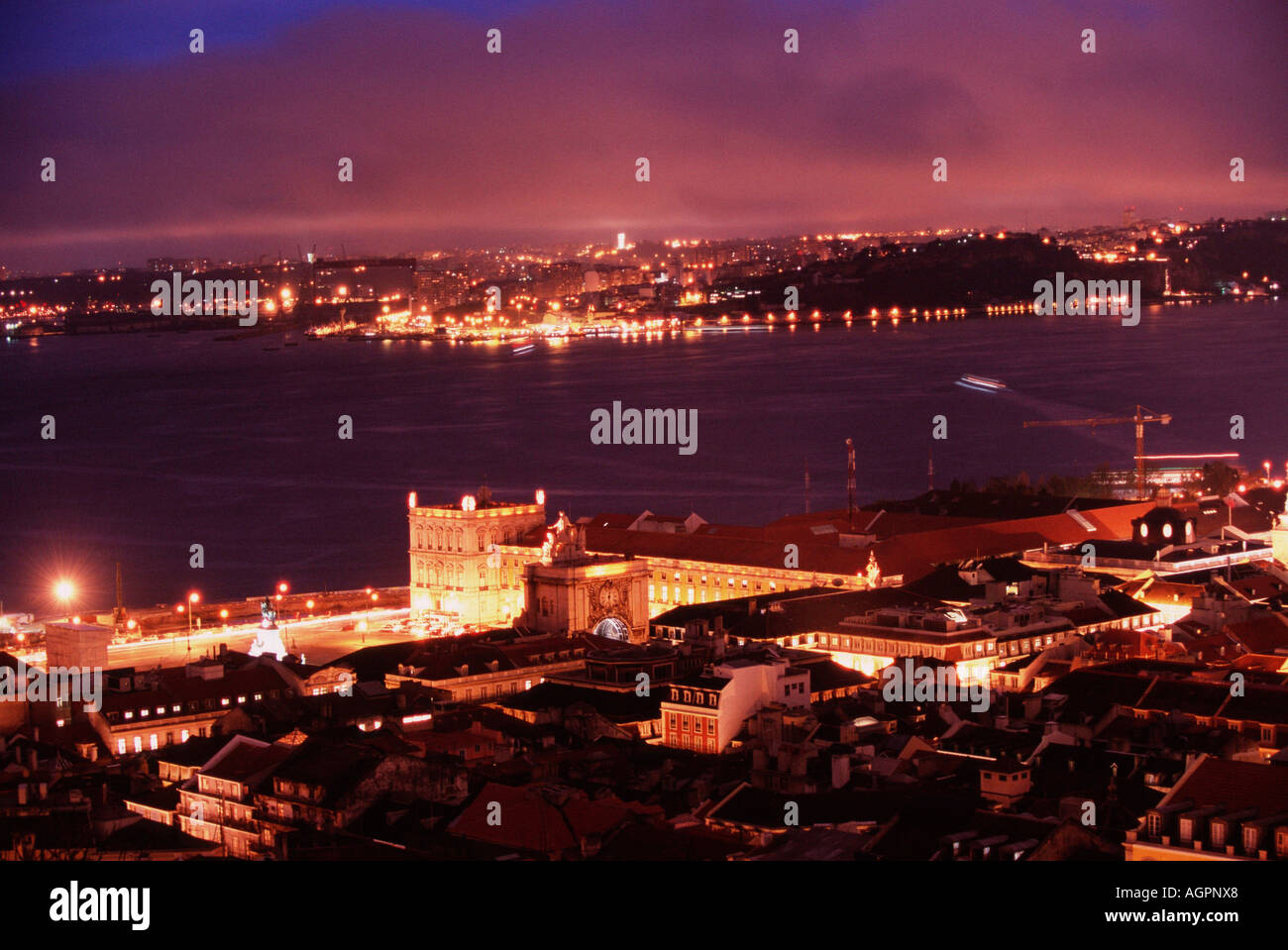 Castelo de sao jorge lissabon hi-res stock photography and images - Alamy