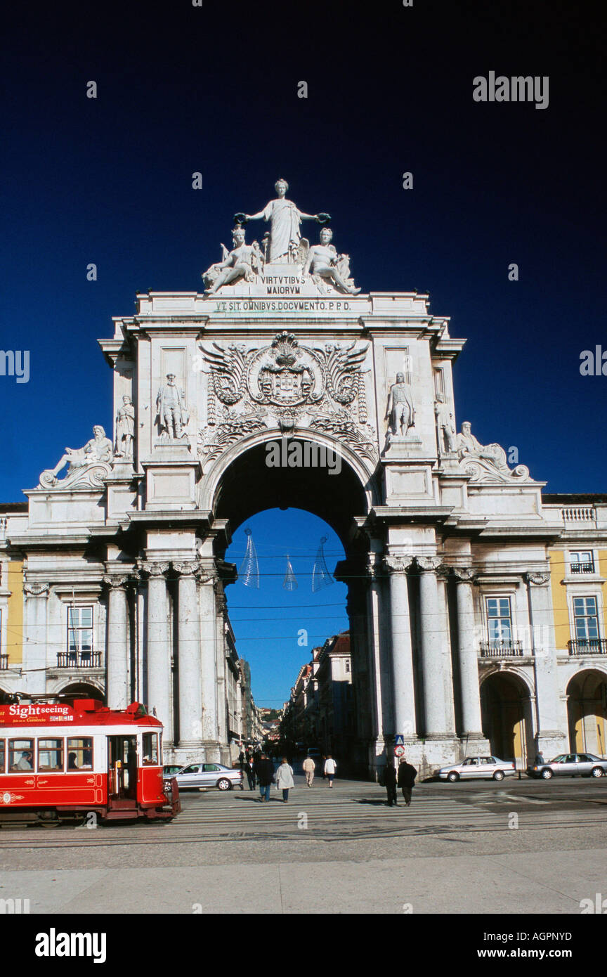 Triumphbogen hi-res stock photography and images - Alamy