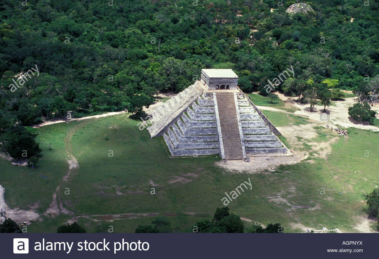 Yucatan Chichen Itza Aerial Stock Photos & Yucatan Chichen Itza Aerial ...