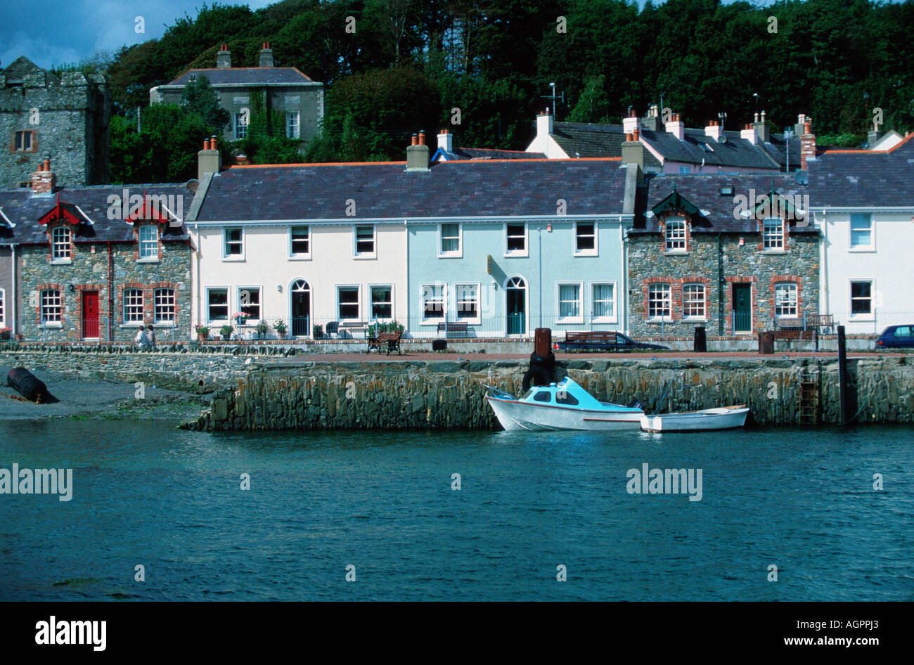 Row of houses / Strangford / Haeuserreihe Stock Photo - Alamy