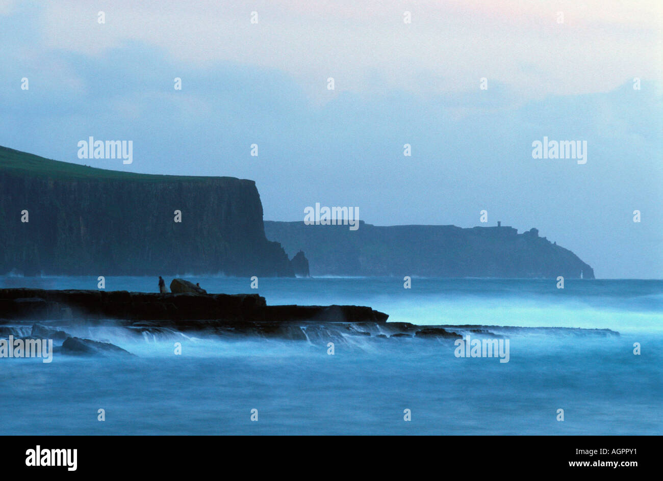 Doolin harbor ireland hi-res stock photography and images - Alamy