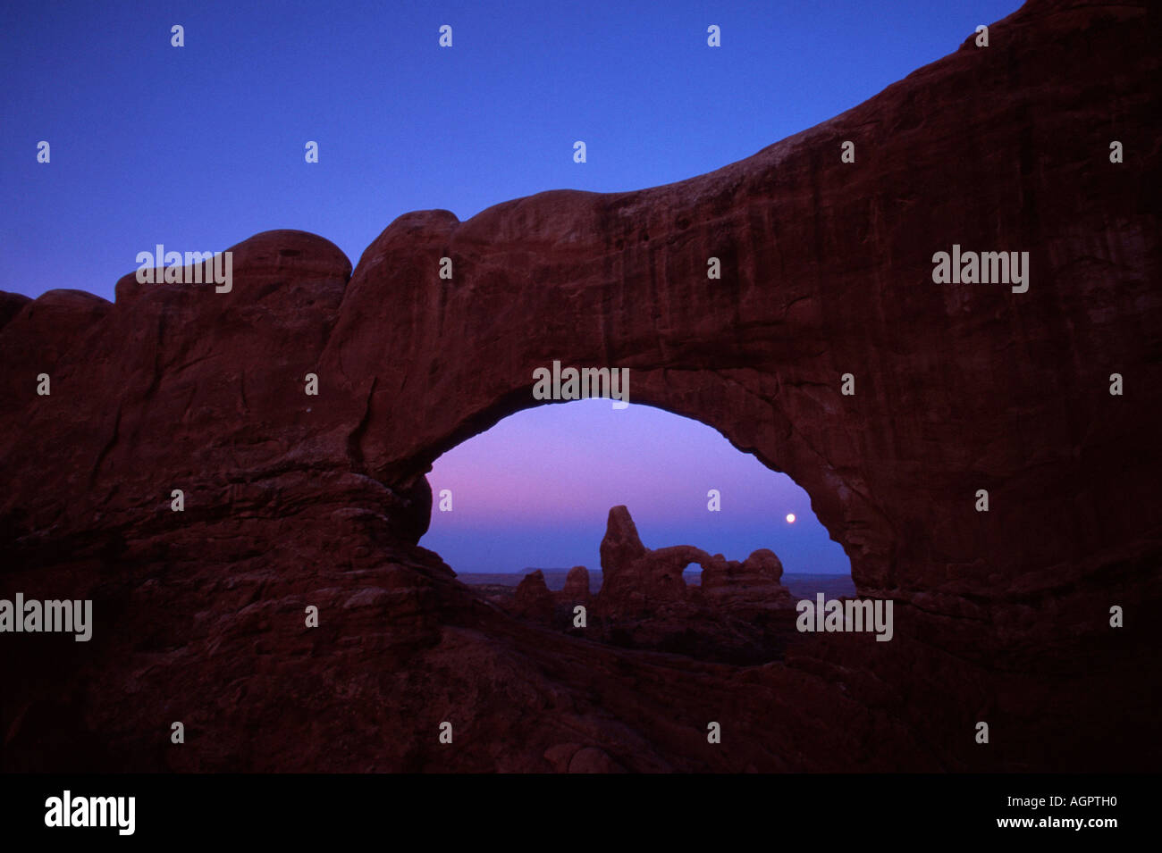 Moon through arch hi-res stock photography and images - Alamy