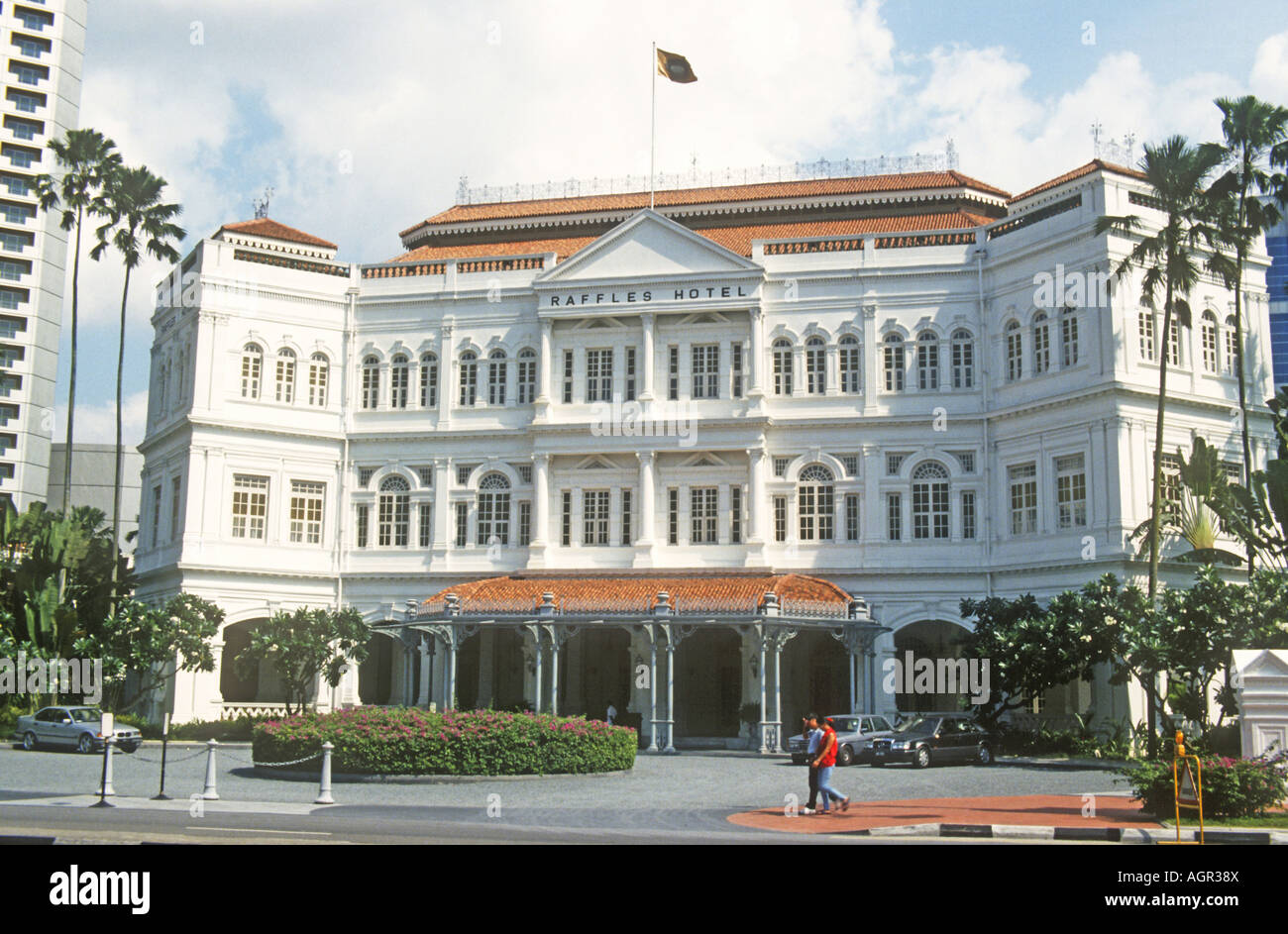 World Famous 5 star Raffles Hotel in Singapore is named after Sir ...