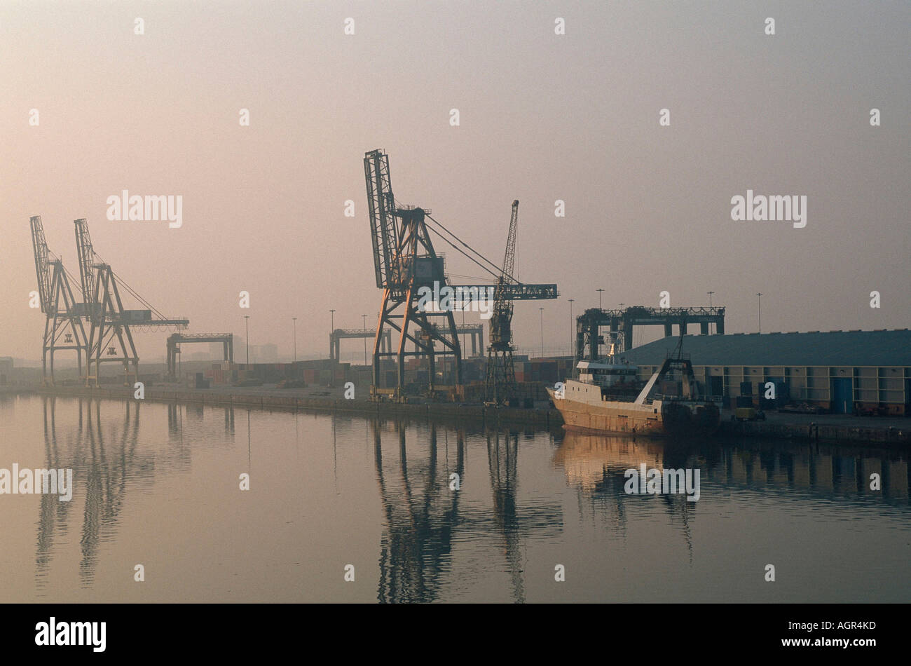 Harbour / Hull / Hafen Stock Photo - Alamy