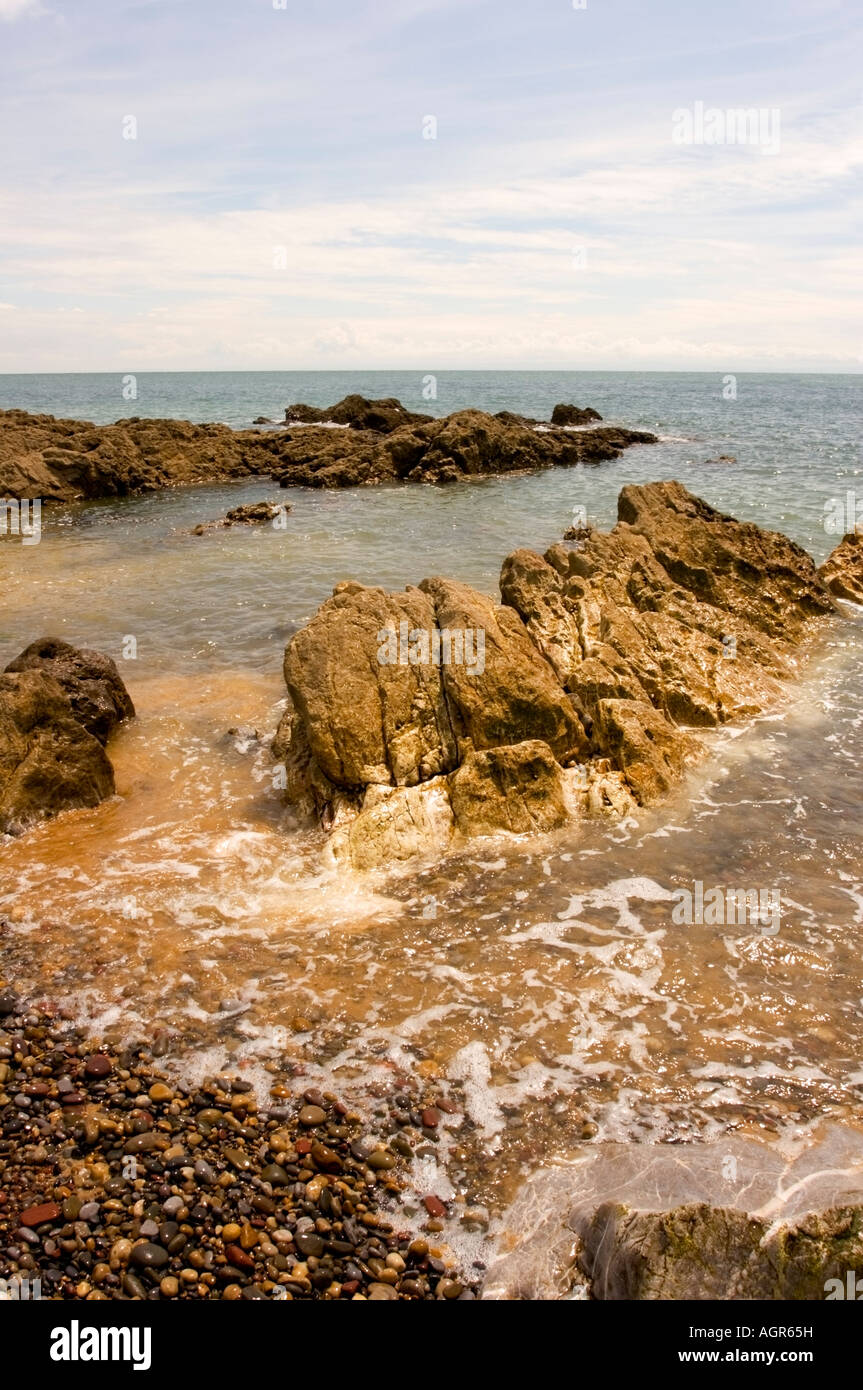 Rocky shore line Stock Photo - Alamy