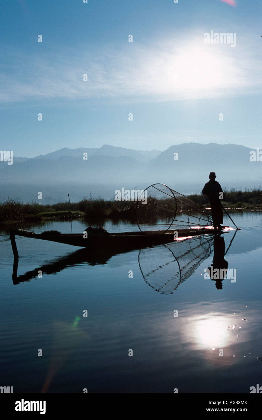 Silhouette fischerboot hi-res stock photography and images - Alamy