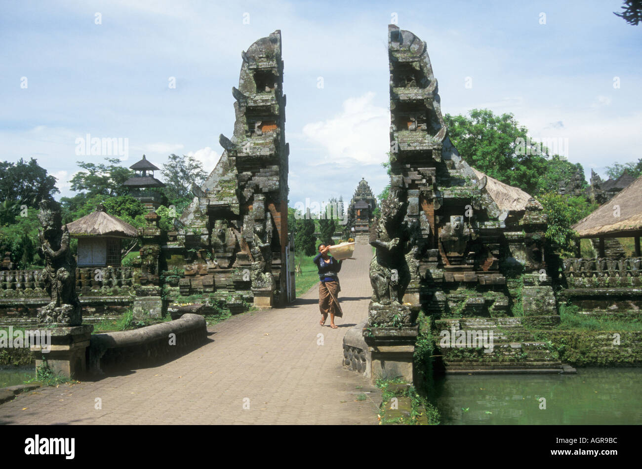 Bali Temple Entrance Pura Taman Ayun Mengwi Indonesia Stock Photo - Alamy