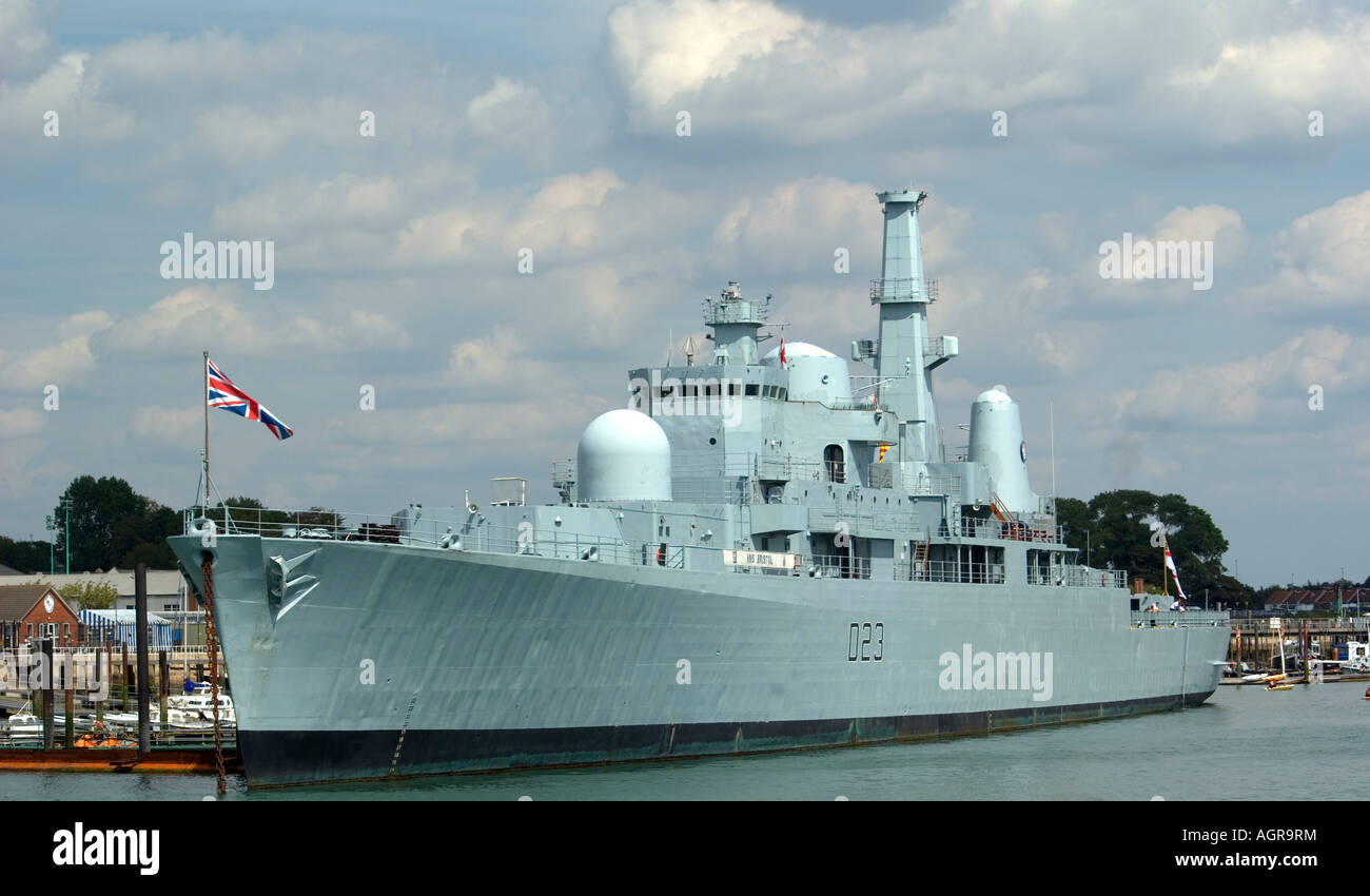 Hms bristol hi-res stock photography and images - Alamy