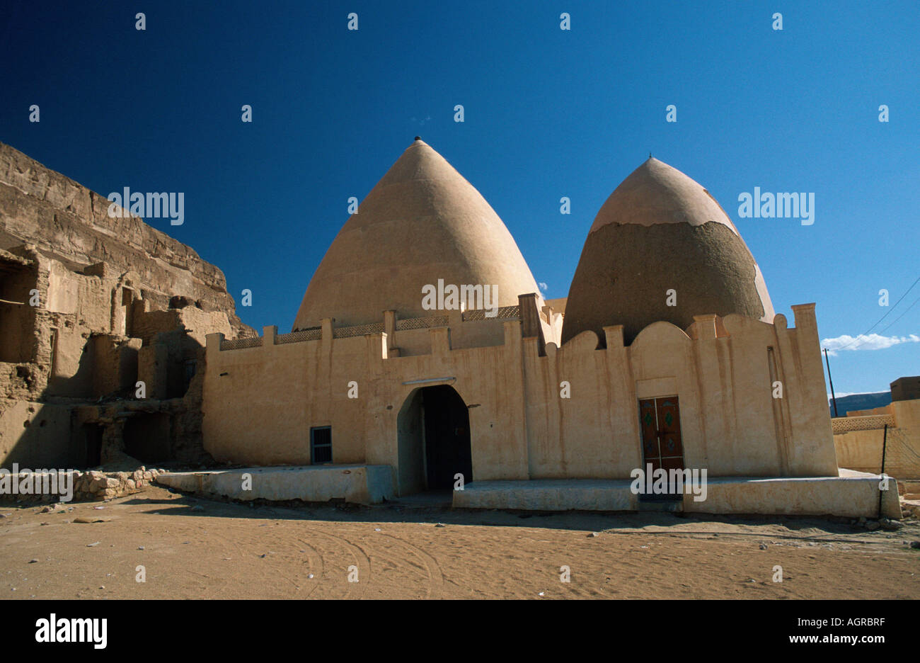 Saint grave / Al Mashhad / Heiligengrab Stock Photo - Alamy