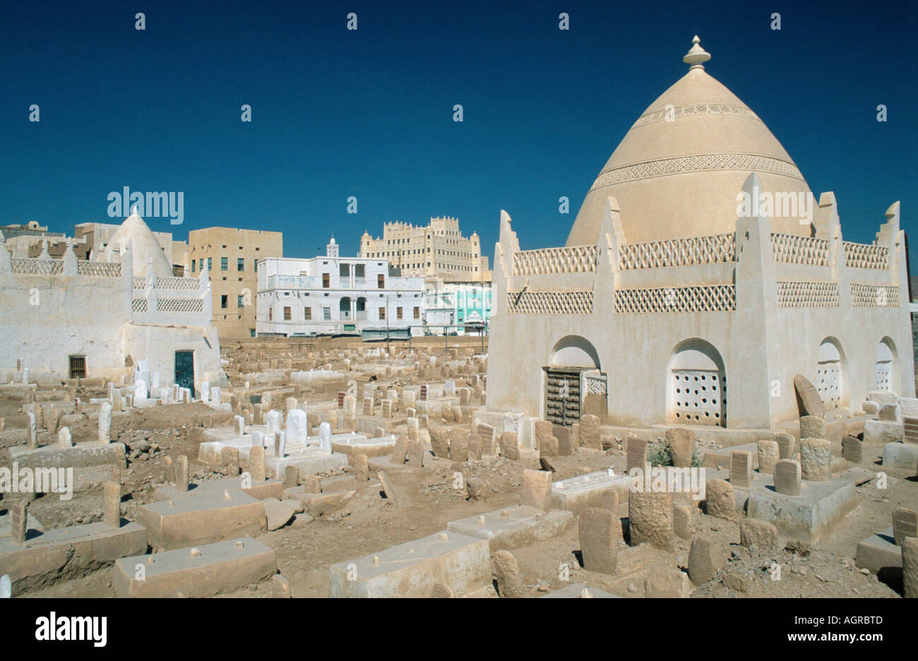 Muslim cemetery / Sayun Stock Photo - Alamy