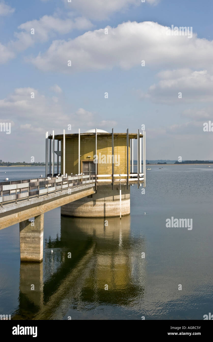 Irrigation pipe water reservoir lake hi-res stock photography and ...
