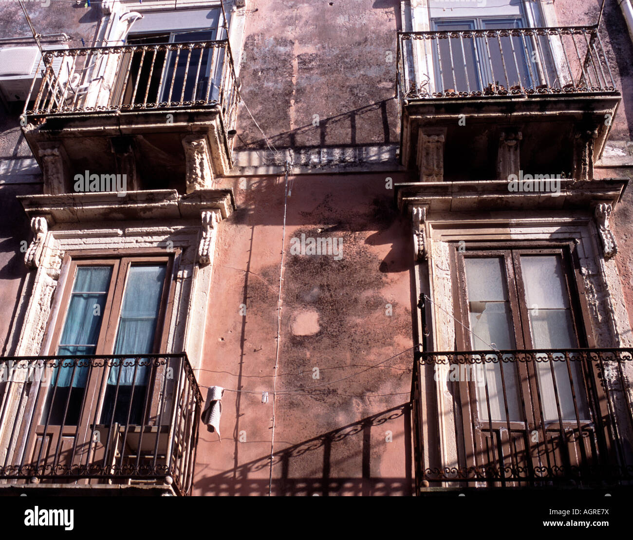Sicily old windows hi-res stock photography and images - Alamy
