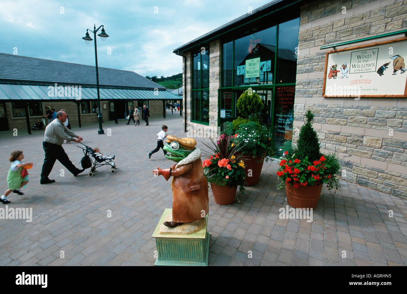 The wind in the willows hi-res stock photography and images - Alamy