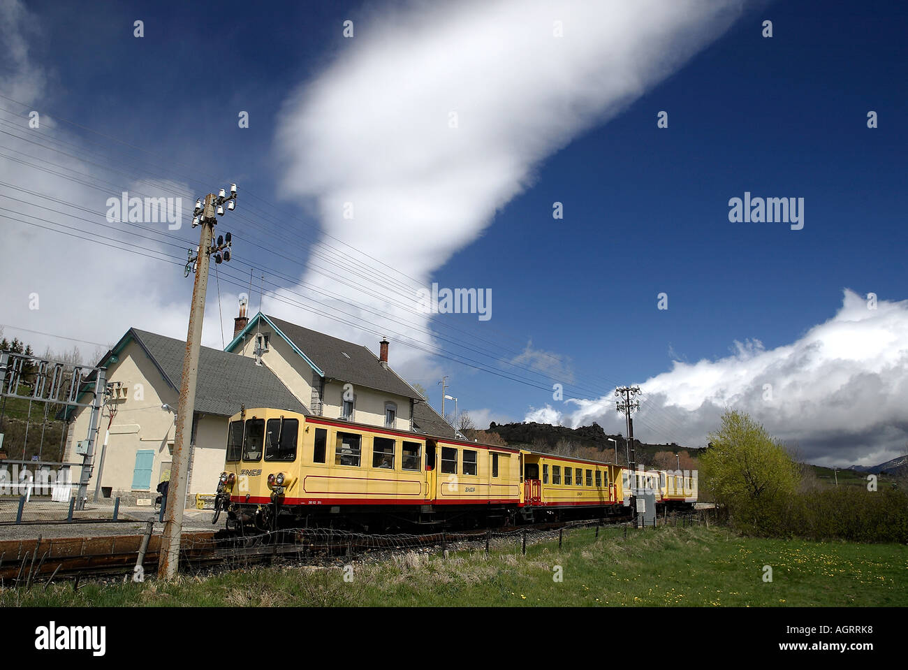 LE TRAIN JAUNE YELLOW TRAIN IN THE STATION OF ODEILLO FONT ROMEU ...