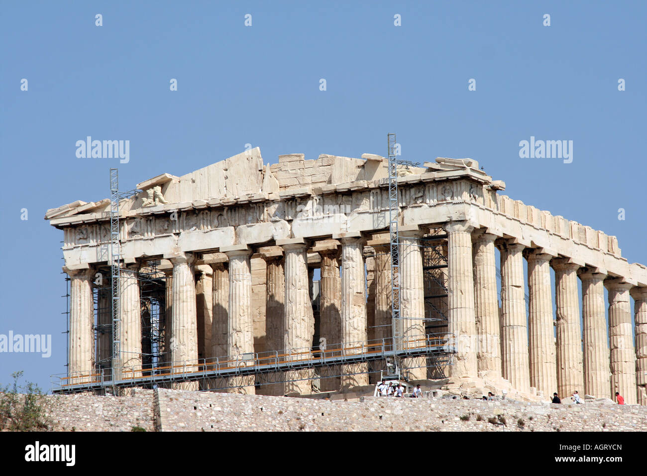 tourists at parthenon athens greece Stock Photo - Alamy