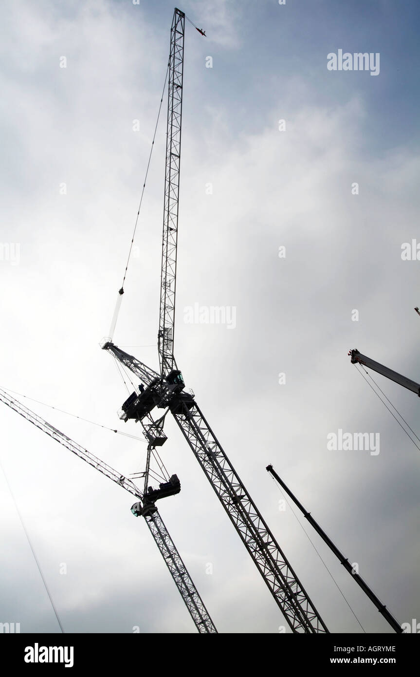 Hig rise hi-res stock photography and images - Alamy