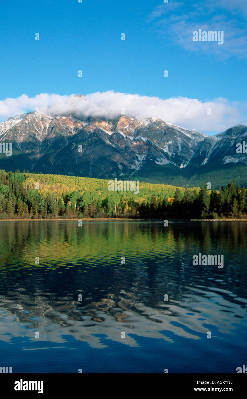 Pyramid lake / Pyramid Mountain Stock Photo - Alamy