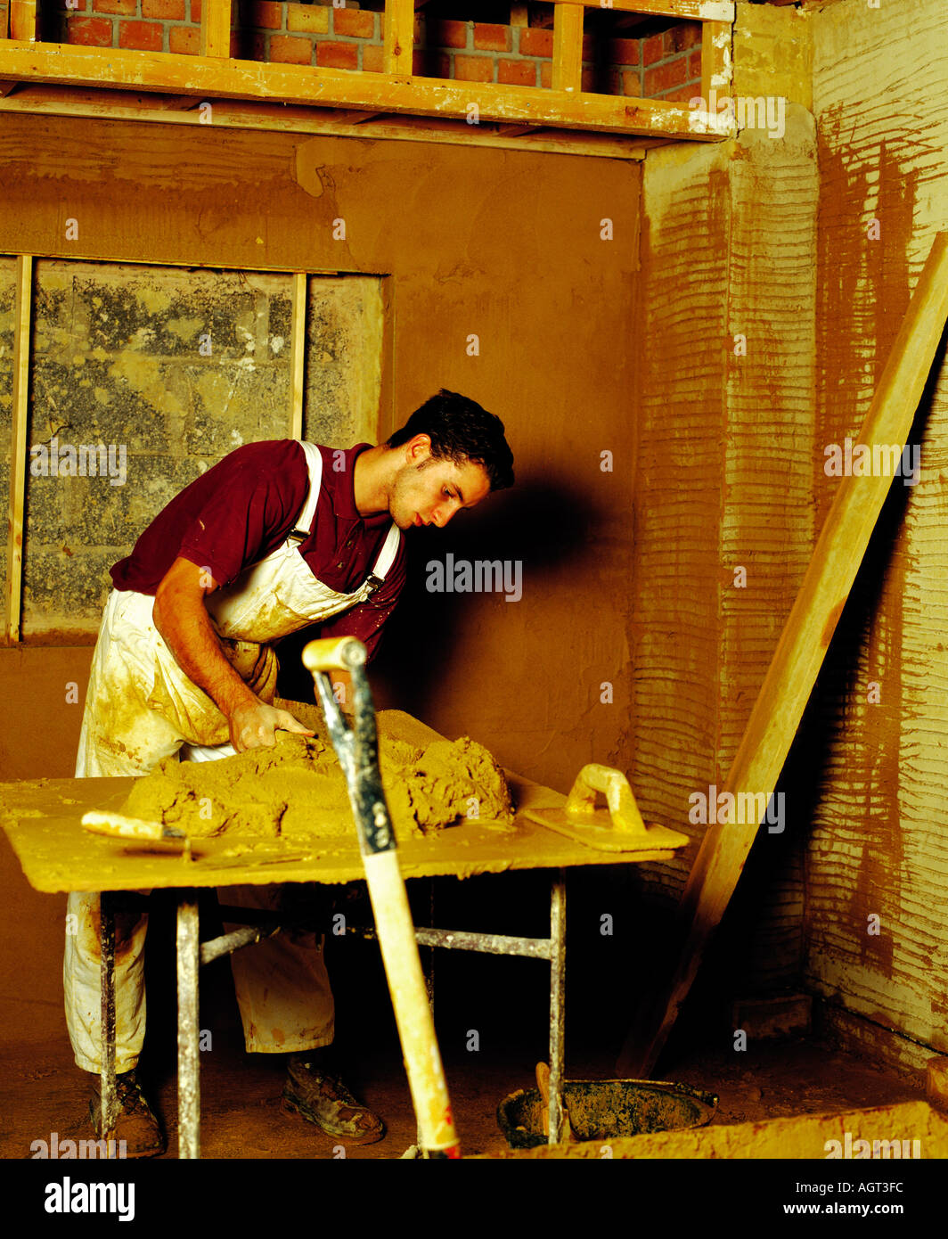 Mortar foundation course hi-res stock photography and images - Alamy