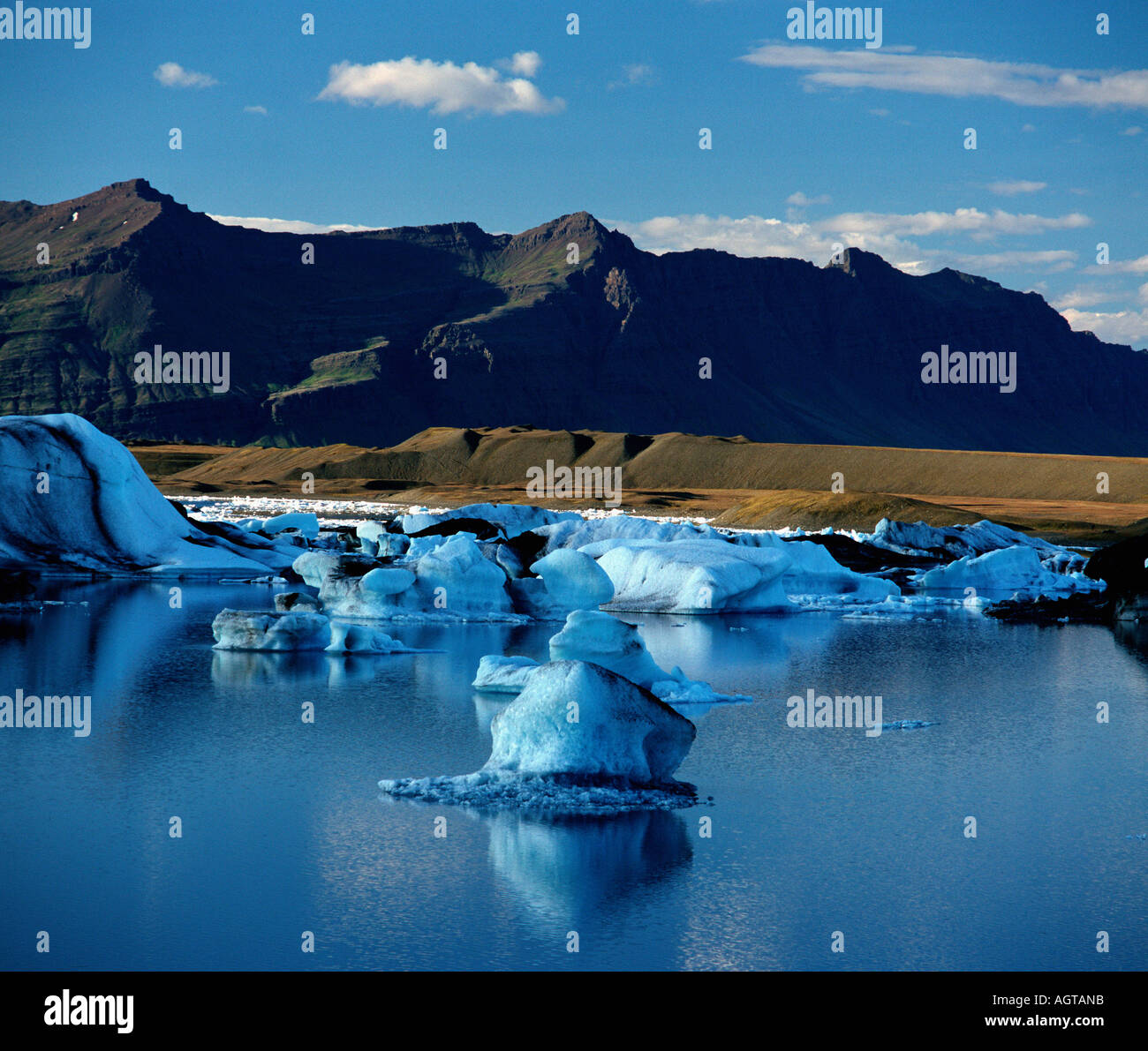 Jokkullsarlon hi-res stock photography and images - Alamy