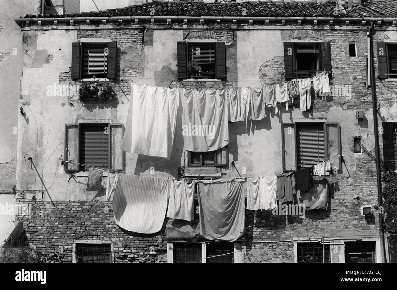 Laundry drying in Venice Stock Photo - Alamy