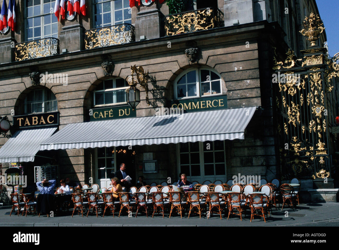 Cafe de commerce hi-res stock photography and images - Alamy