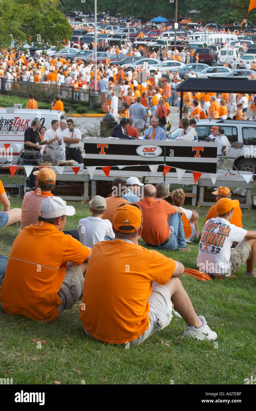Tennessee volunteer fans hi-res stock photography and images - Alamy