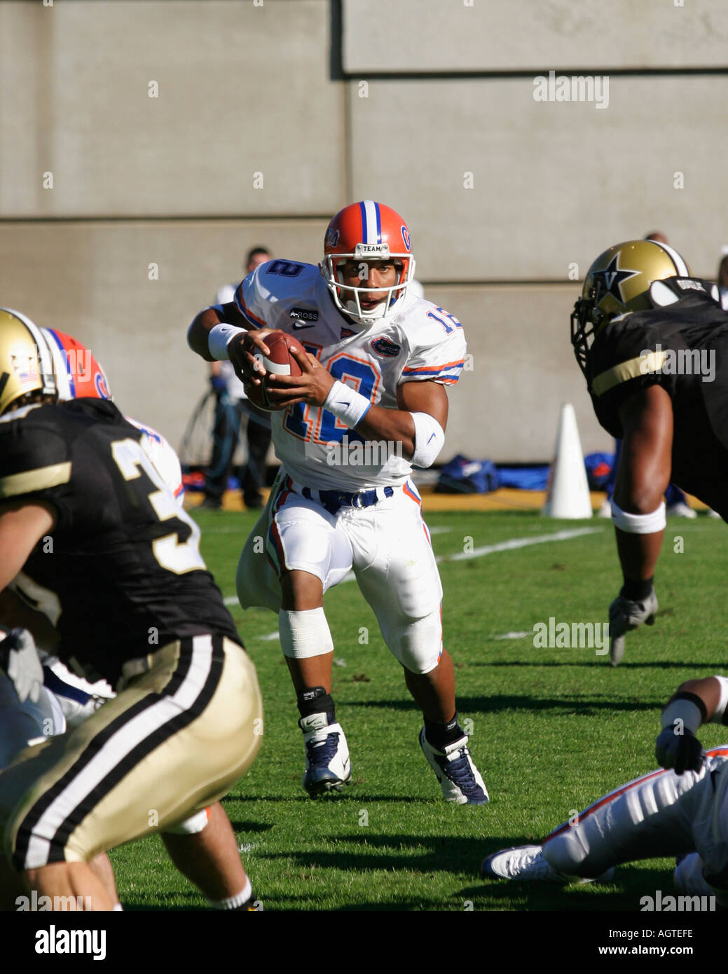 Florida quarterback Chris Leak runs the ball during a 2004 game with ...