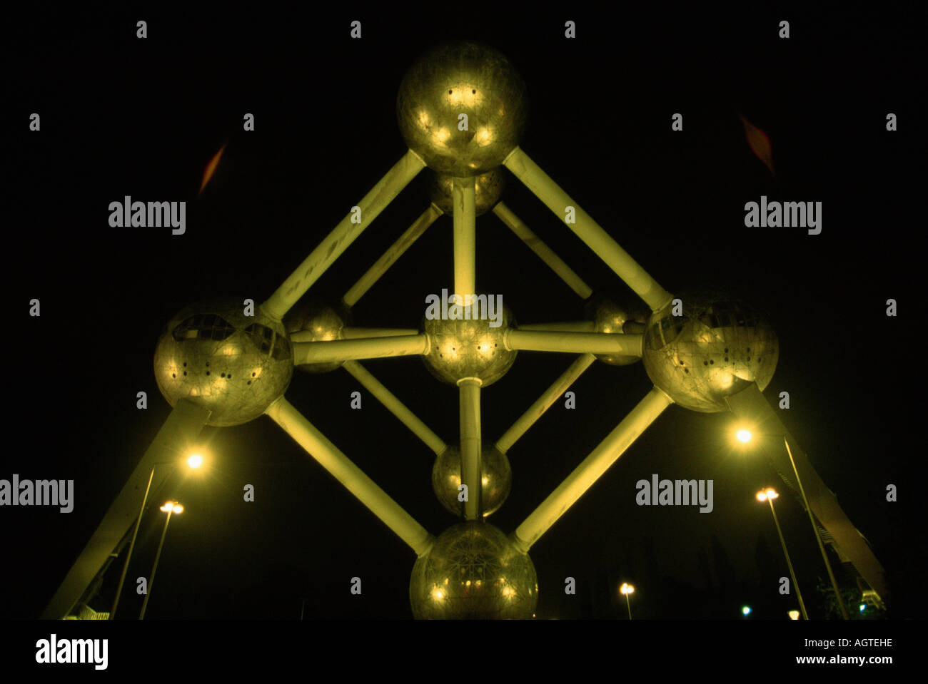 Illuminated atomium hi-res stock photography and images - Alamy