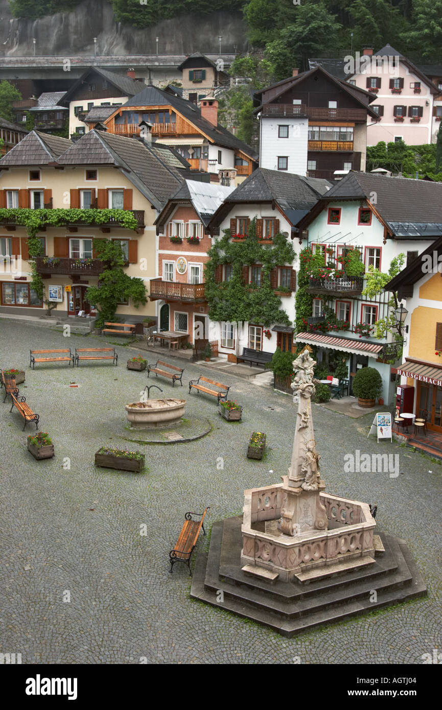Hallstatt central square hi-res stock photography and images - Alamy
