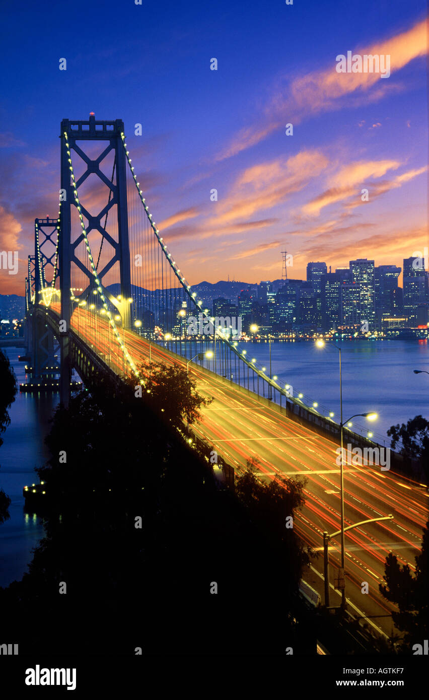 BAY BRIDGE AT NIGHT SAN FRANCISCO Stock Photo - Alamy