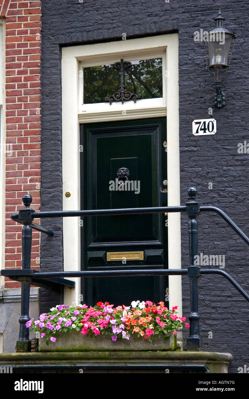 Row front hi-res stock photography and images - Alamy