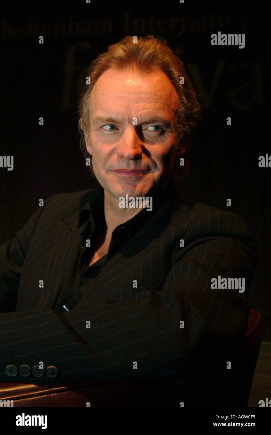 Sting singer lute hi-res stock photography and images - Alamy