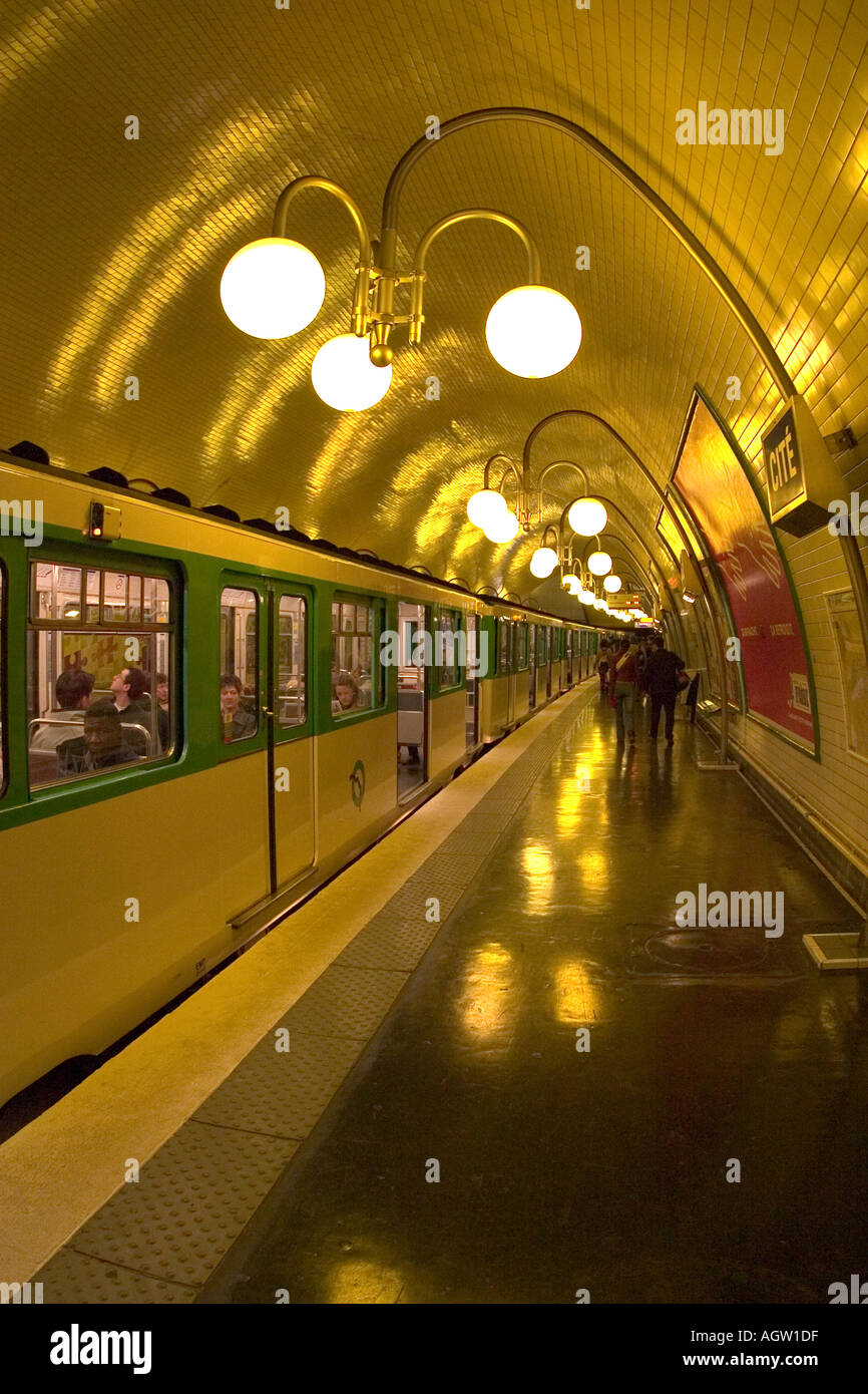 Paris Metro Cite Stock Photo - Alamy